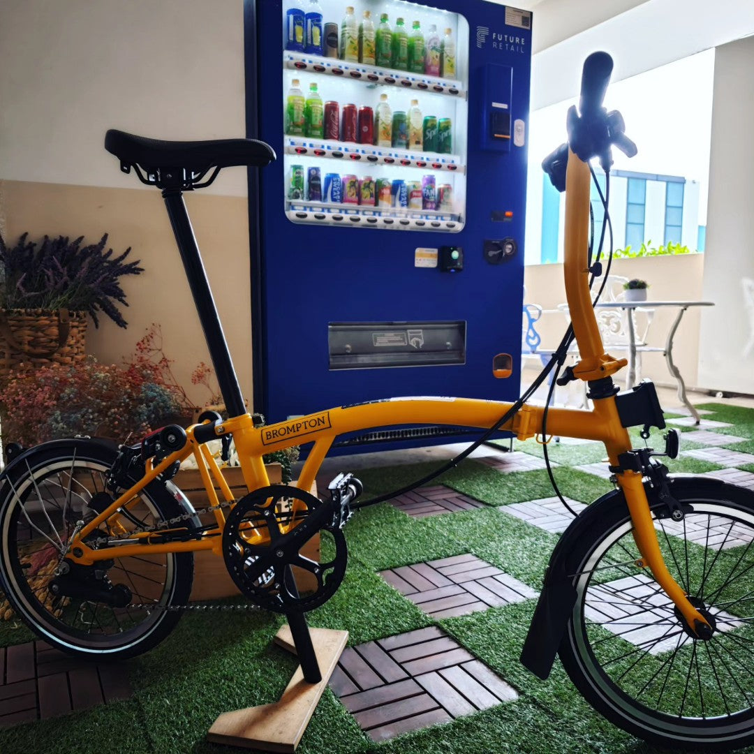 Brompton C Line Bumble bee yellow M6L 6 speed Bwr Black edition & P Li ...